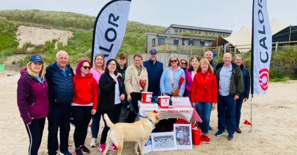 Memorial walkers for Carl help raise over £20k for Air Ambulance ...