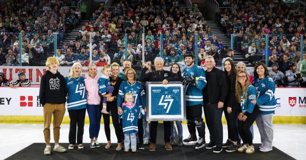 Belfast Giants honour Adam Keefe at SSE Arena - Alpha Newspaper Group