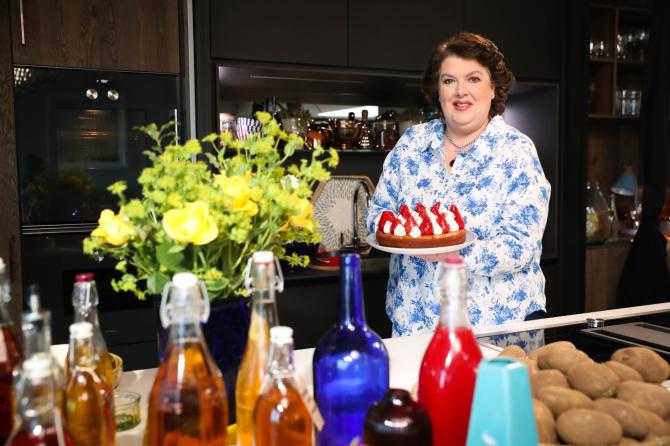 Paula McIntyre returns with 'Hamely Kitchen' - Alpha Newspaper Group