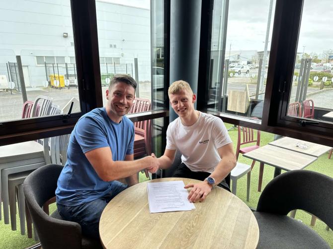 Boxer Boreland signs first pro' deal! - Alpha Newspaper Group