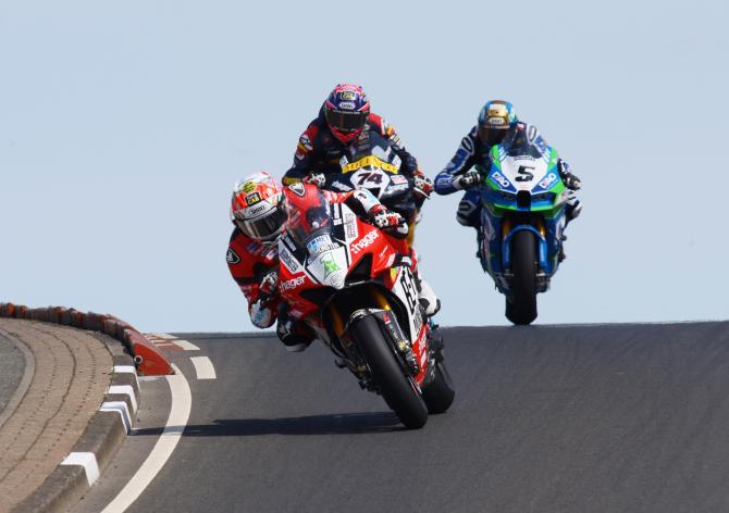 Race organisers red flag garden ‘viewing platforms’ - Alpha Newspaper Group